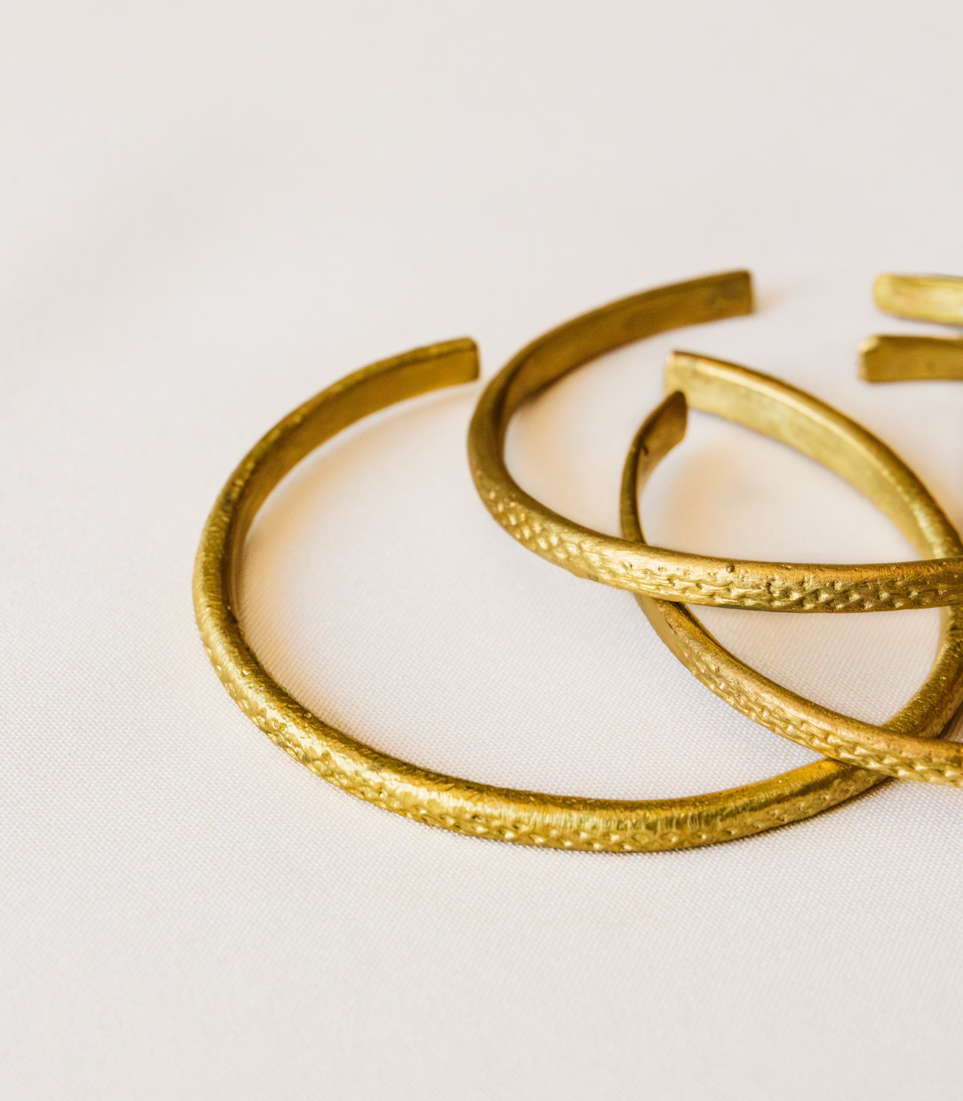 Bluso Nbak Brass Bangle - Sesotunawa – Cambio & Co.